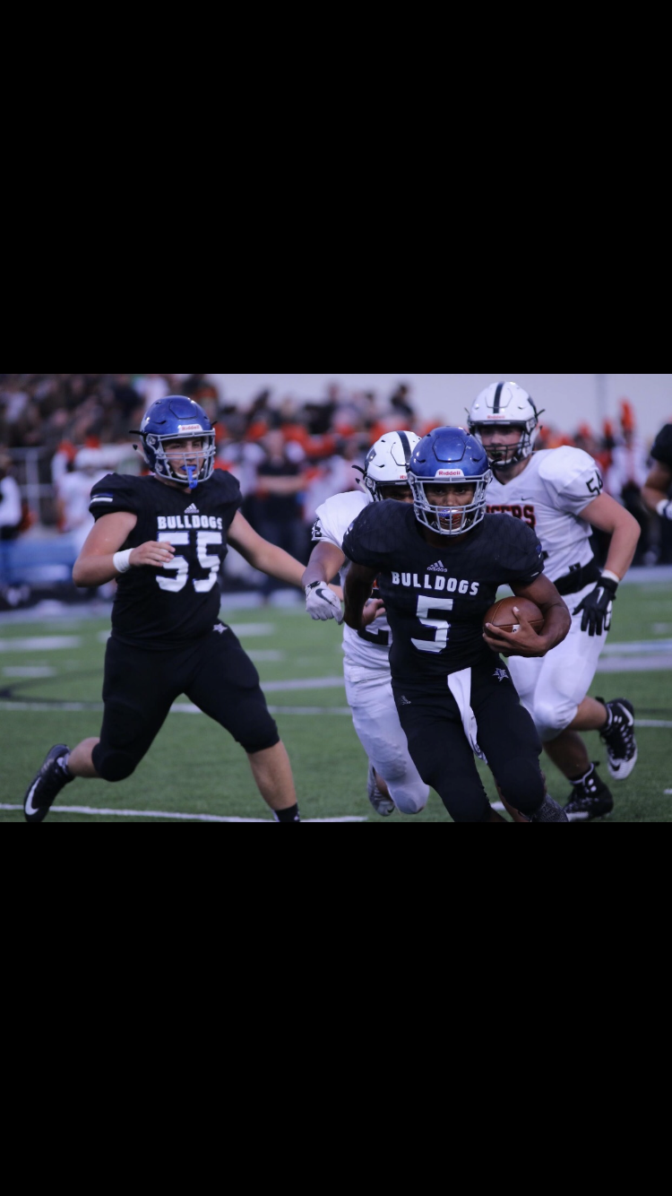 Lakeview Football Faces Rare Adversity – The Bulldog Bulletin